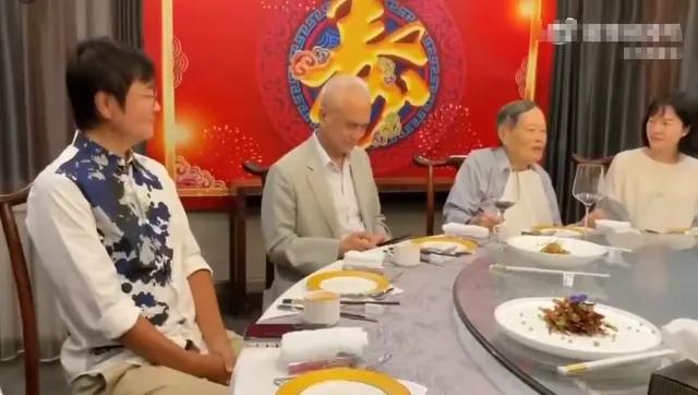 Yang Zhenning Celebrates His 100th Birthday And His 54 Year Old Wife