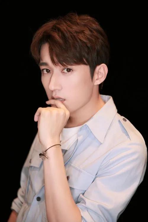 Little gossip, Yang Zi, Liu Xueyi, Yang Mi, Yang Chaoyue, Hu Xianxu - iNEWS