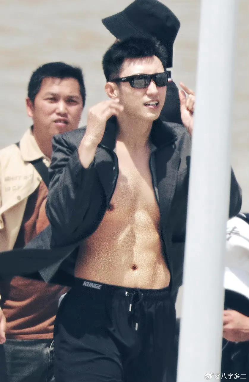 Huang Jingyu, a domestic entertainment actor with a top figure - iMedia