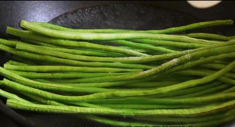 Teach you a new way to eat beans, not fried, stewed or cold, delicious ...