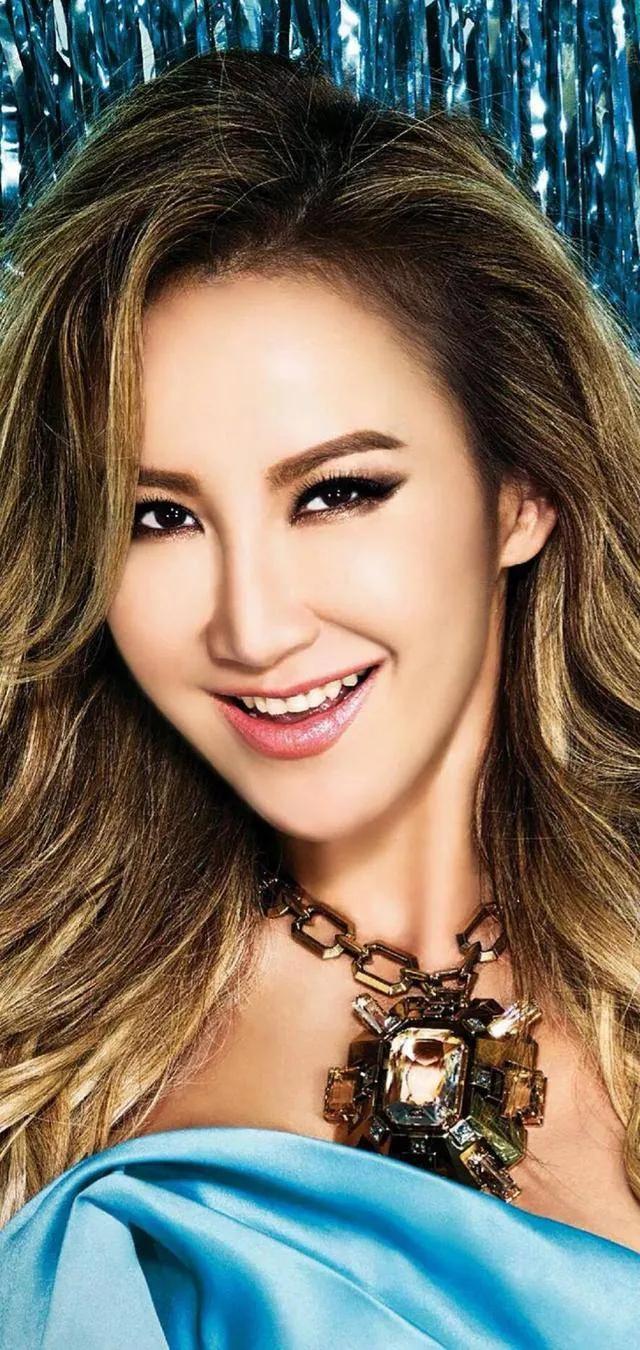 Singer CoCo Lee died of depression on July 5 - iNEWS