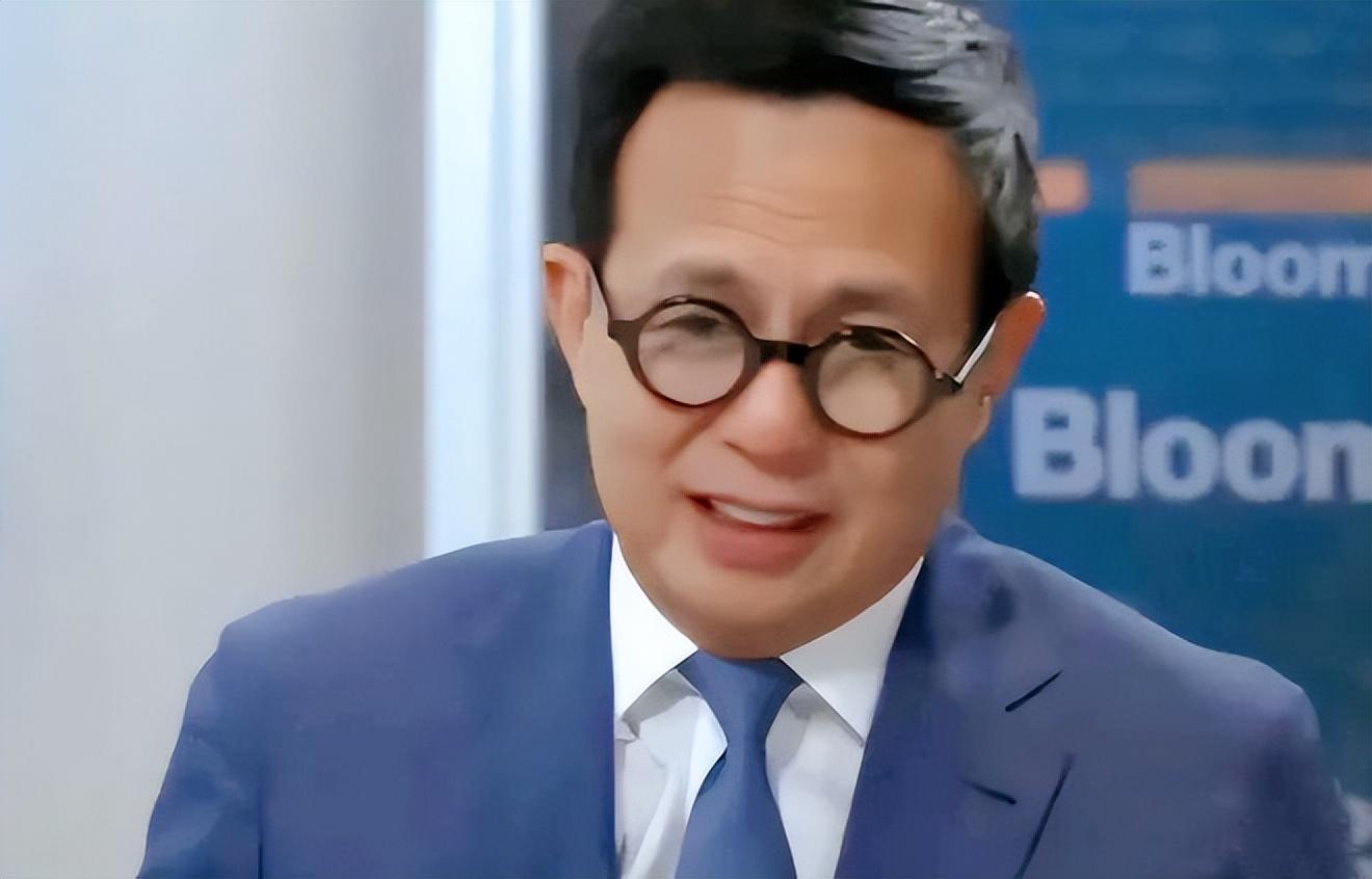 Liang Luoshi sends blessings in the New Year, and the relationship with Li Zekai is subtle!The ...