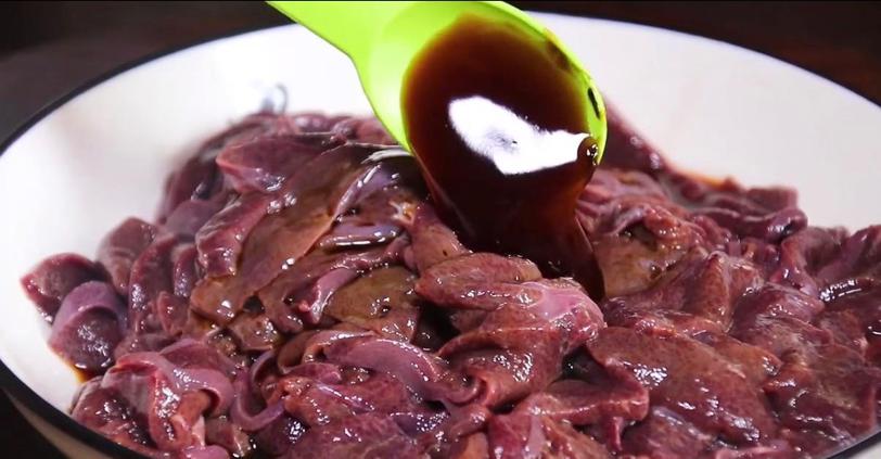 How to make pork liver tender and not old?The skills are all here, you ...