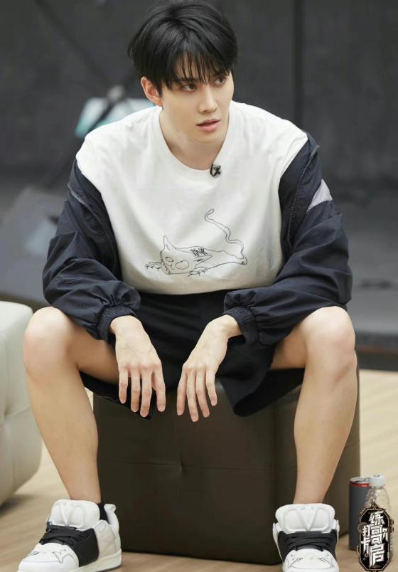 Thai actor Mike changed his name to Wu Yige to develop his career in ...