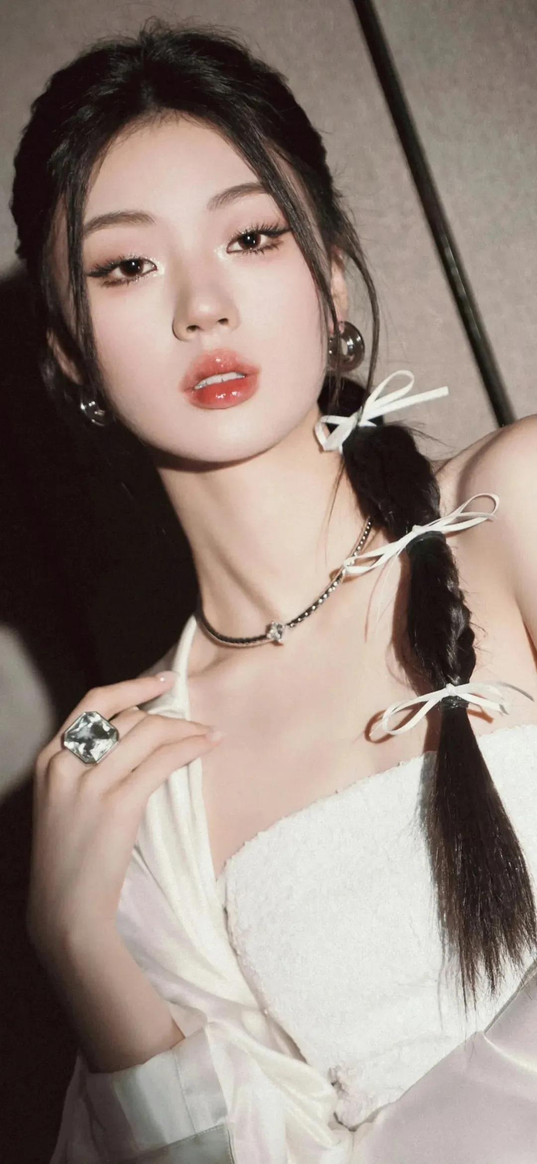 Pop singer Shan Yichun's photo - iMedia