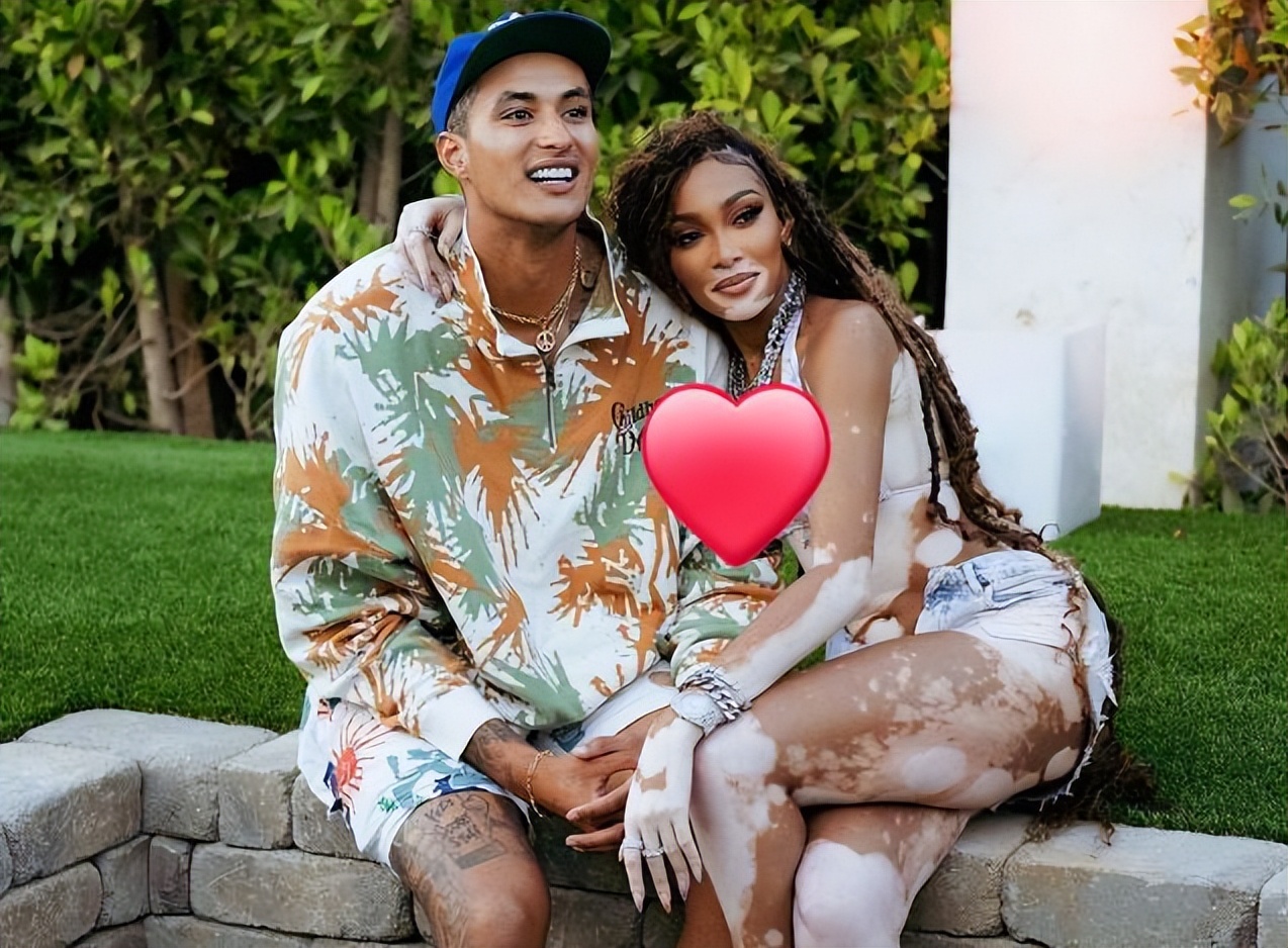 Kuzma accompanies his girlfriend to the show!I met Kim Kardashian by ...