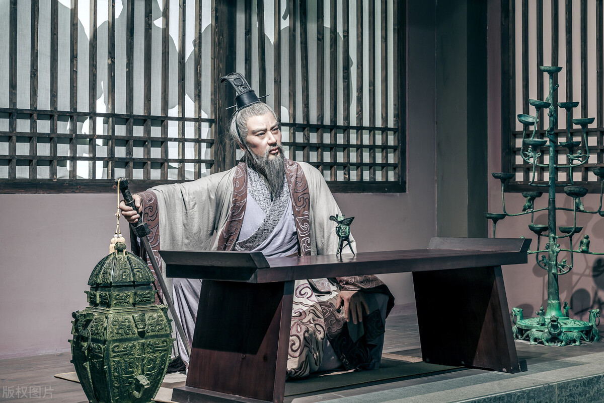 How did Xiang Yu's father, Fan Zeng, die? - iNEWS