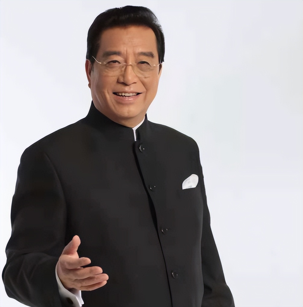 84-year-old Li Shuangjiang needs support to attend the event, and now ...