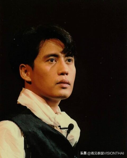 Song God Bird Thongchai is the original singer of "Loveless Front ...