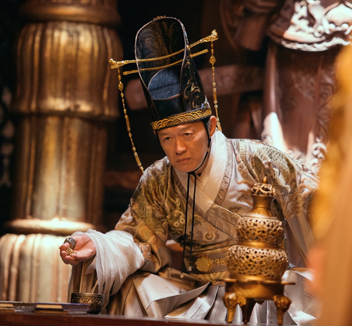 Wei Zhongxian: How did the ruthless man who dared to come from the palace counterattack his life ...