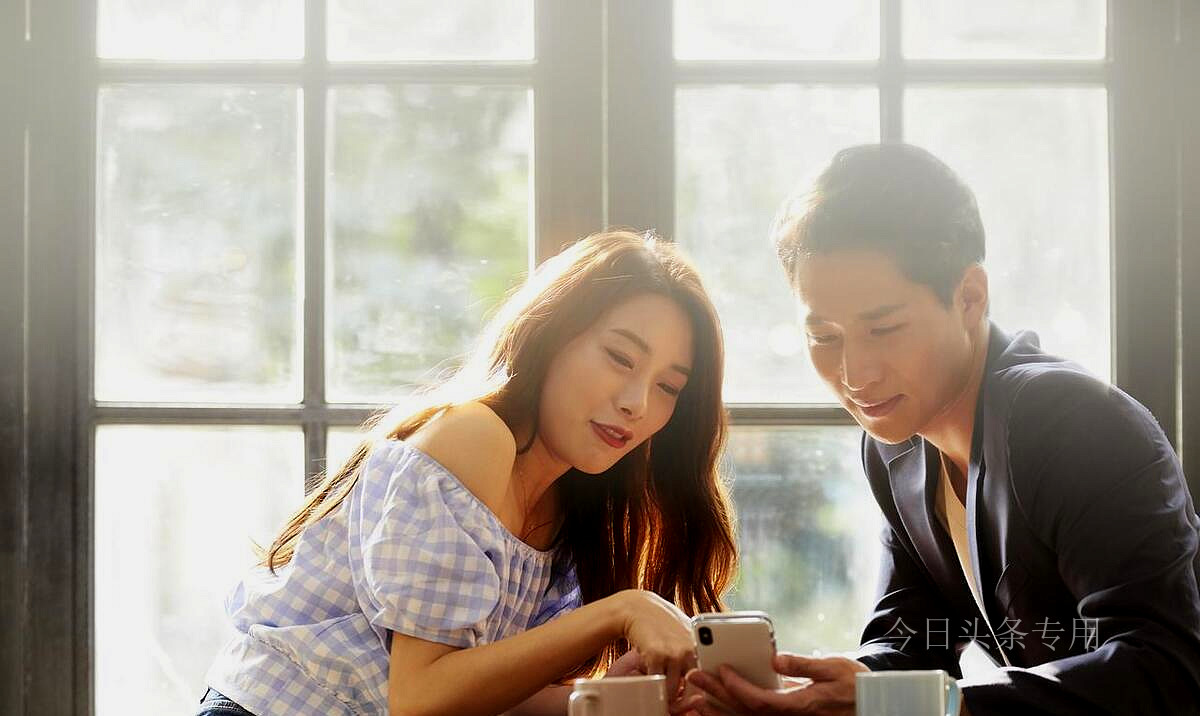 The female singer is deeply affectionate, and she will live together for 6 days, but now she has ...