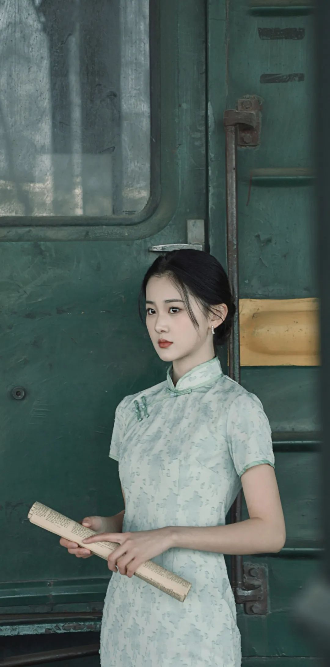 Celebrity photo: Shao Yu Qitian blue cheongsam is beautifully shot in ...