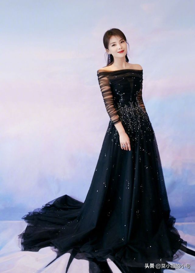 Everyone is the same. The 9 well-known actors have serious routines. It ...