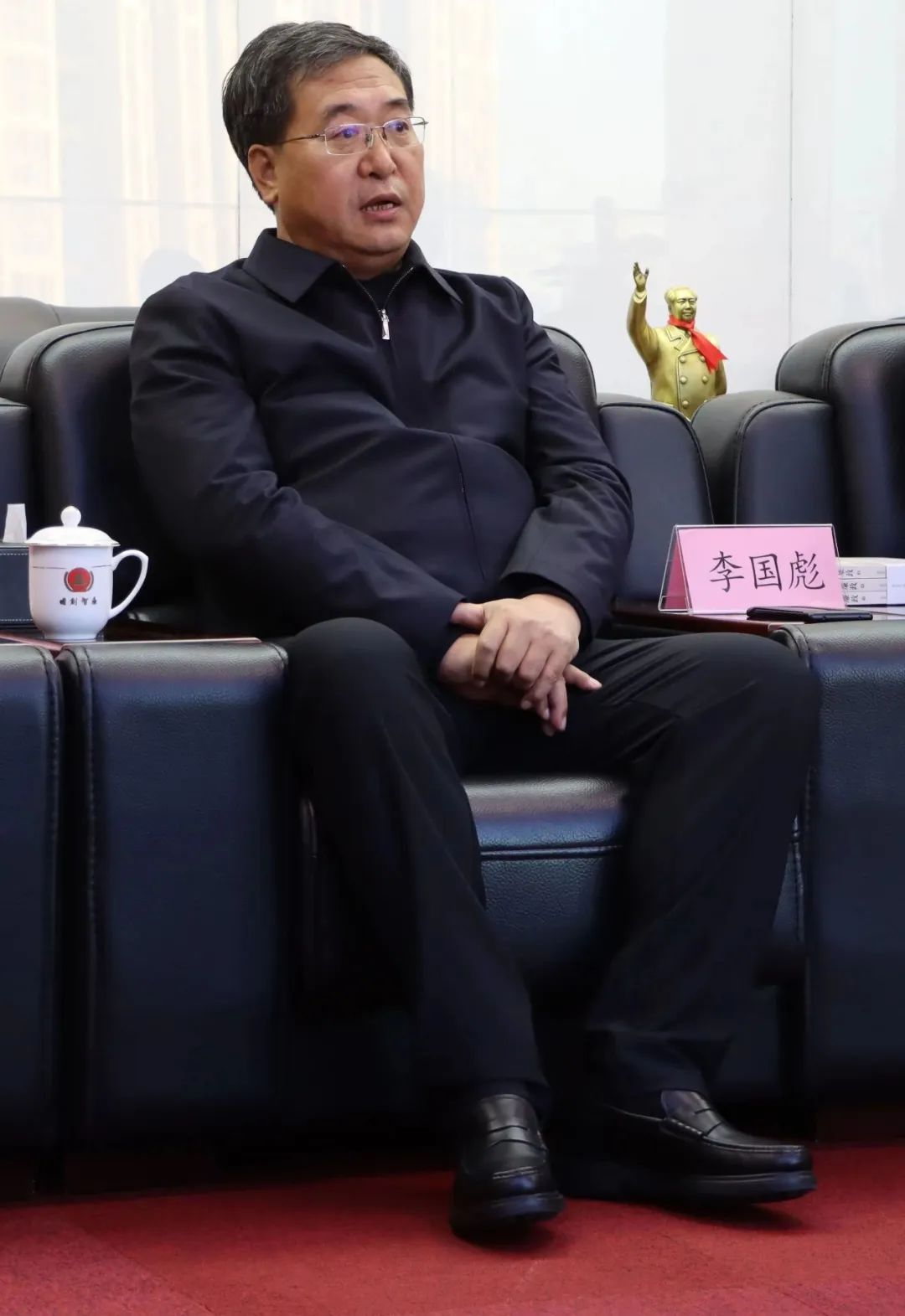 Li Guobiao from Jinneng Holding Group and Liu Jun from Huaxin Gas Group ...