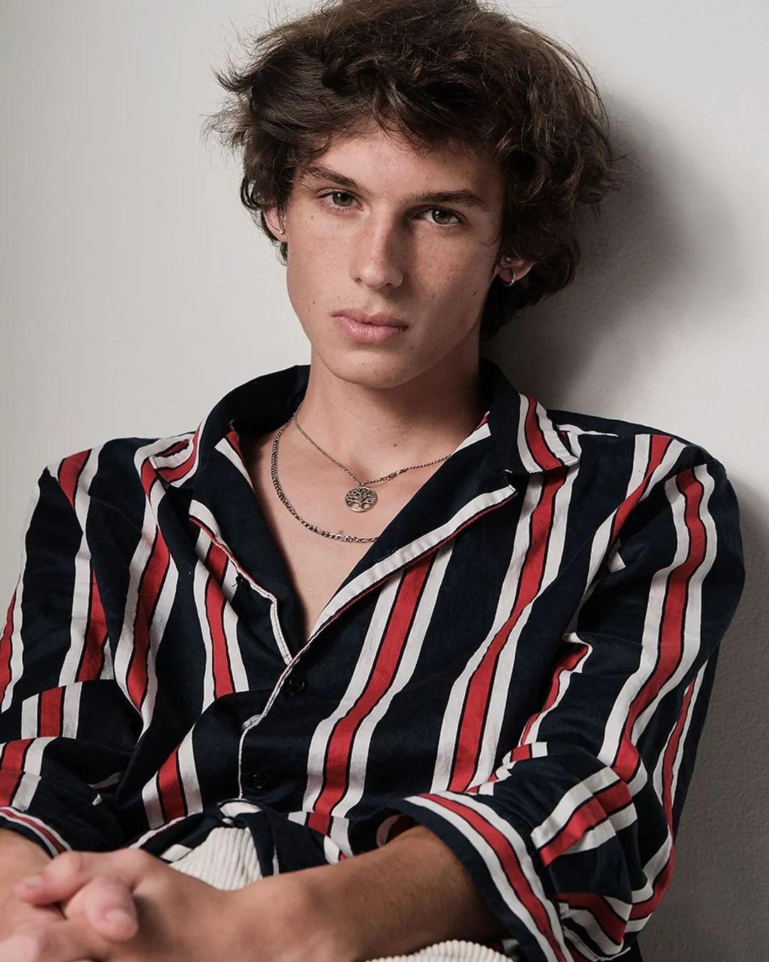 Brand new GUCCI boy, 20-year-old newcomer model, handsome like a ...