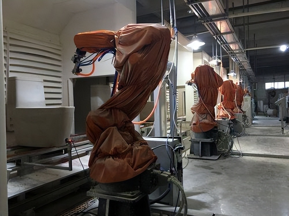 Systemically changing the traditional production method of the glaze ...