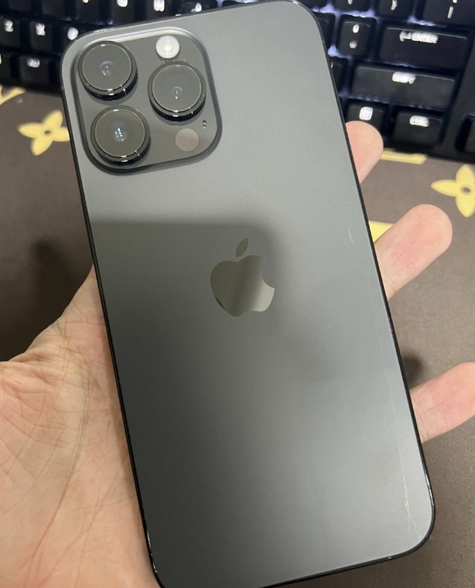 這台iPhone14Pro Max只要6000塊，開卡槽、有卡貼、還是黑機！ - 頭條匯