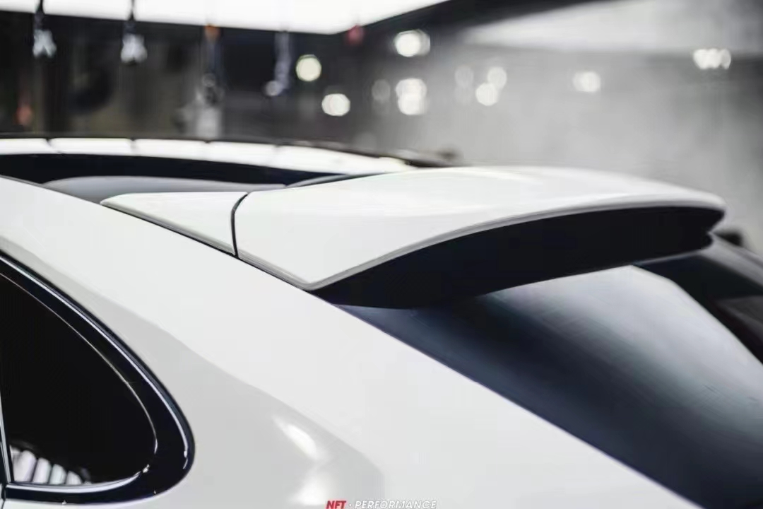 Porsche Camus color changing film matt gray, endowed with an artistic ...