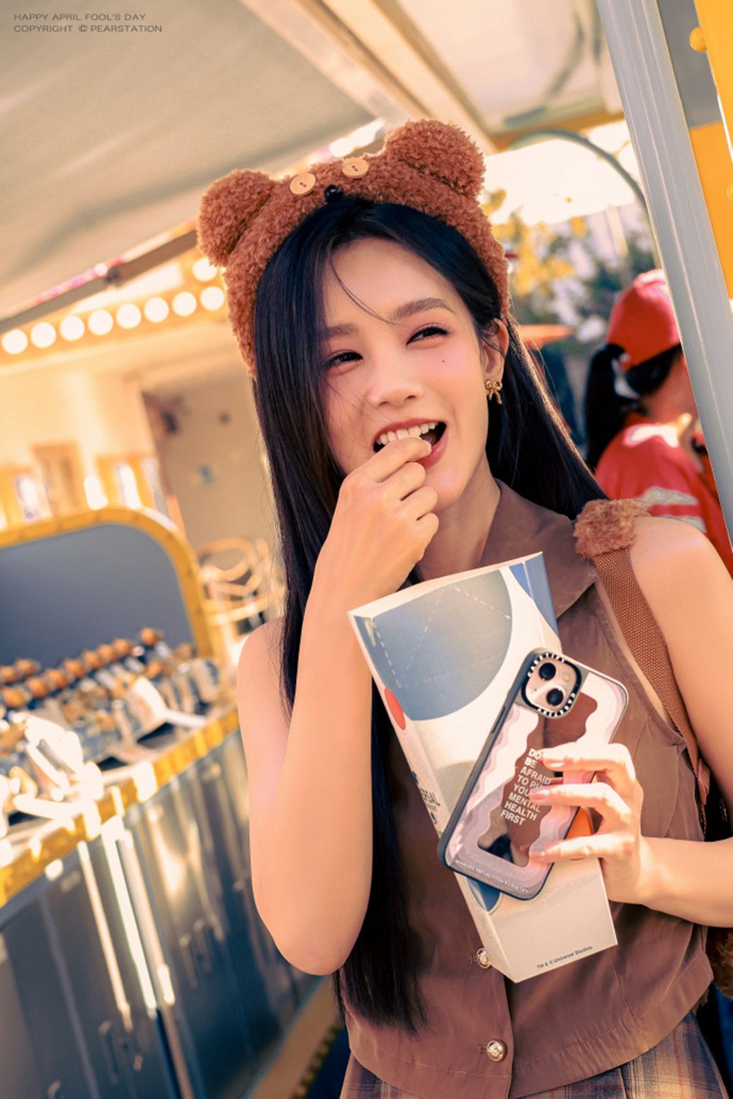 Li Yitong pleated skirt cute and lively photo - iMedia