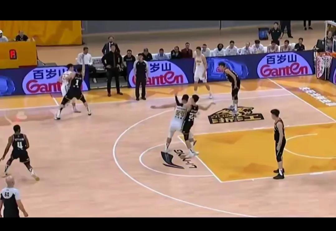 conflict! Xu Zhonghao defended the splint, Yu Zechen angrily hammered ...