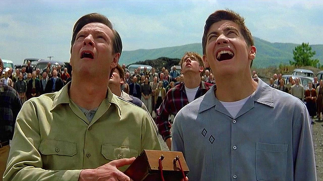 The Unique Expression Technique of the Movie "October Sky" - iNEWS