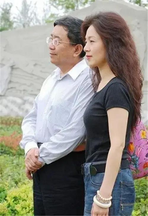 Celebrities who married writers! - iMedia