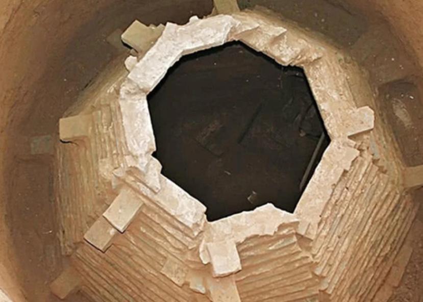 In 1990, a rare ancient tomb was discovered in Shanxi, and the murals ...