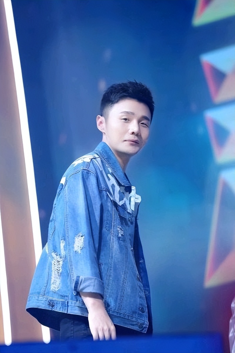 Ding Taisheng's spicy evaluation: Li Ronghao's new song was criticized ...