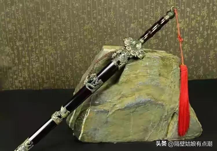 In addition to being able to write articles, the ancient literati and ...