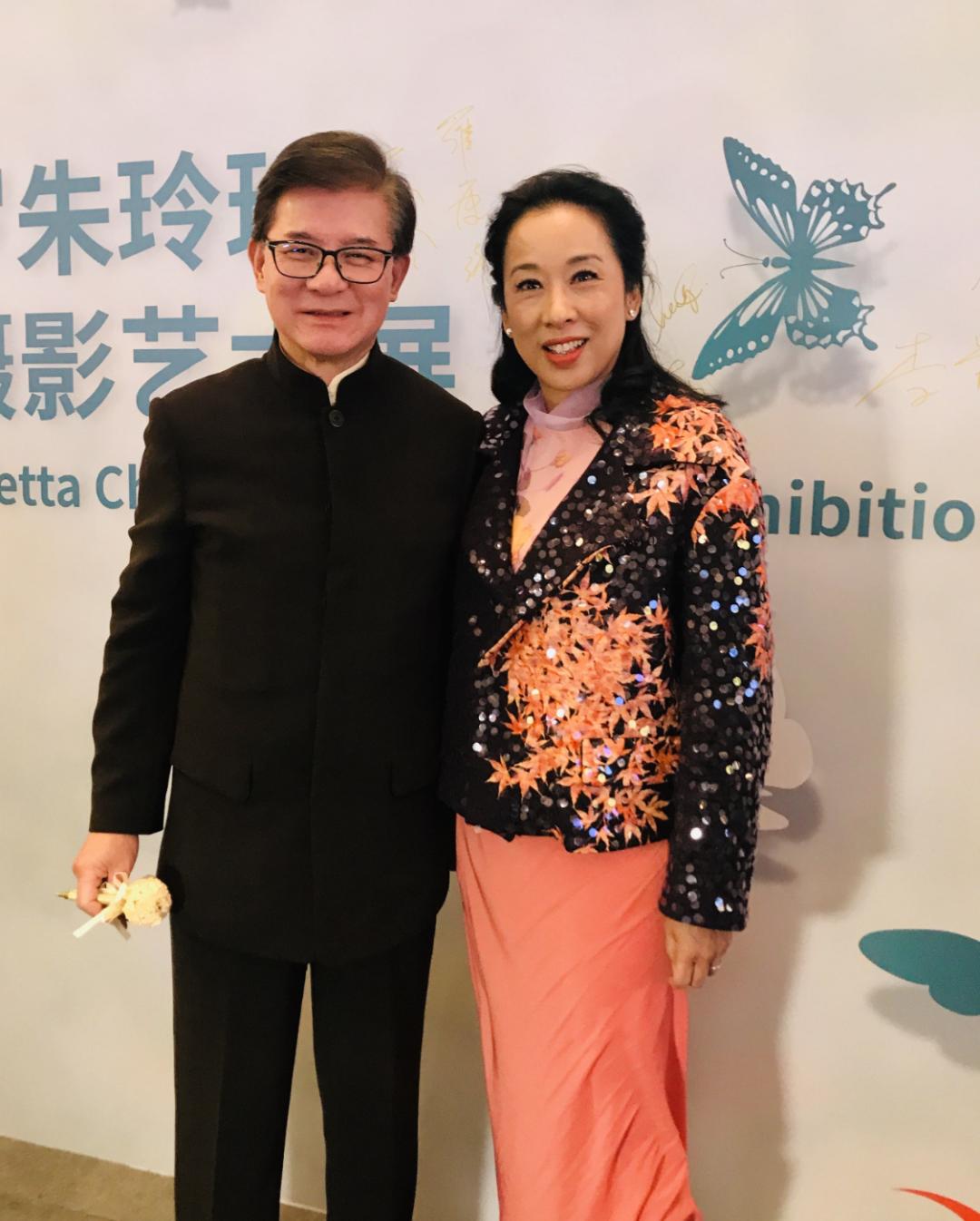 Zhu Lingling is in the same frame as Huo Zhenting, a beautiful and ...