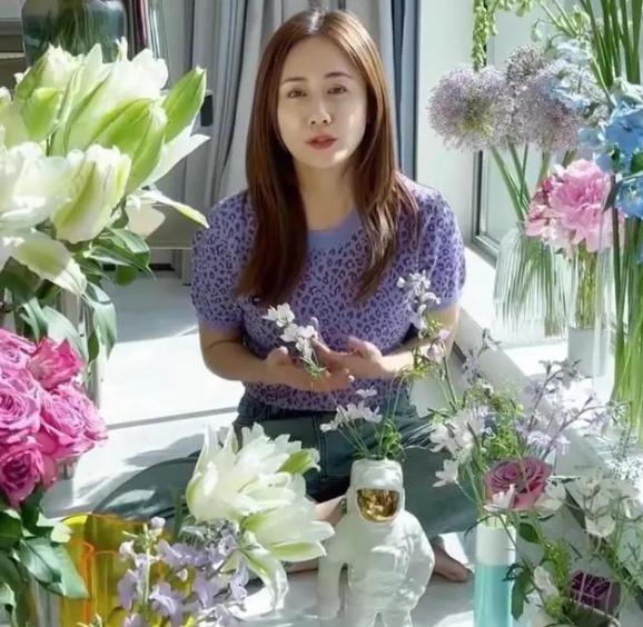 39-year-old Liu Yun's million-dollar mansion in Beijing is on fire, the ...