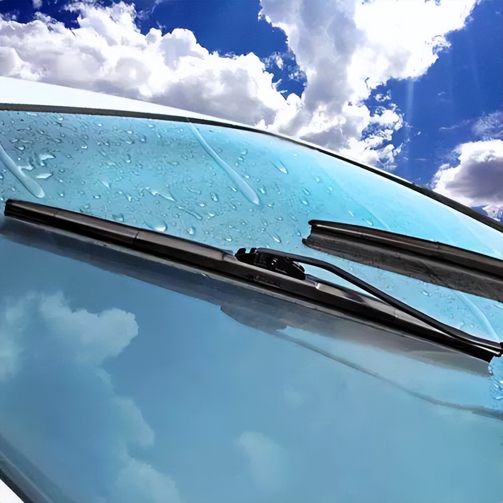 Don't rush to change the wipers if they are not clean. The old driver ...