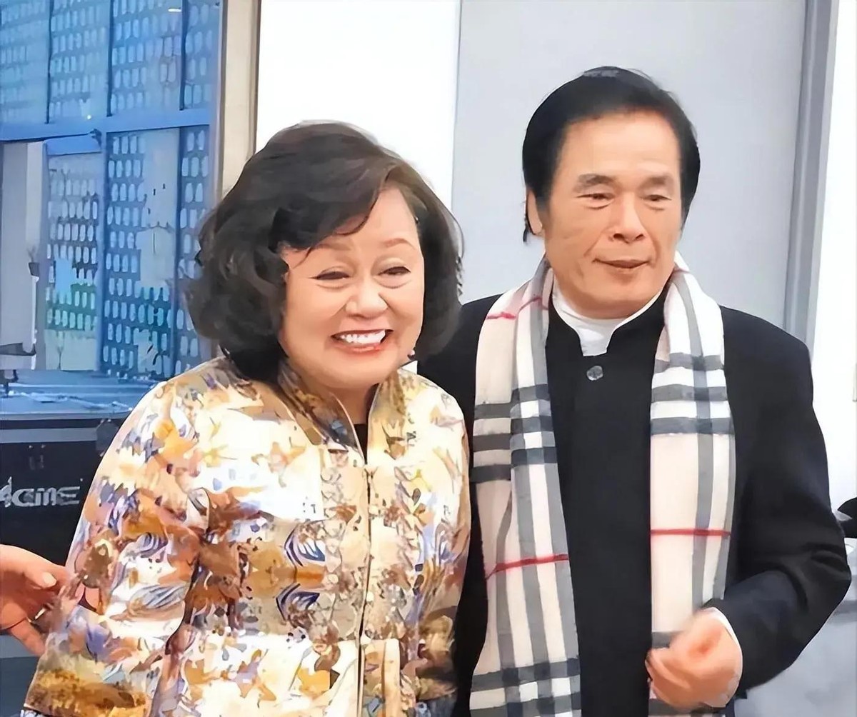 A Stormy Life: Lei Hong's Love and Struggle - iNEWS