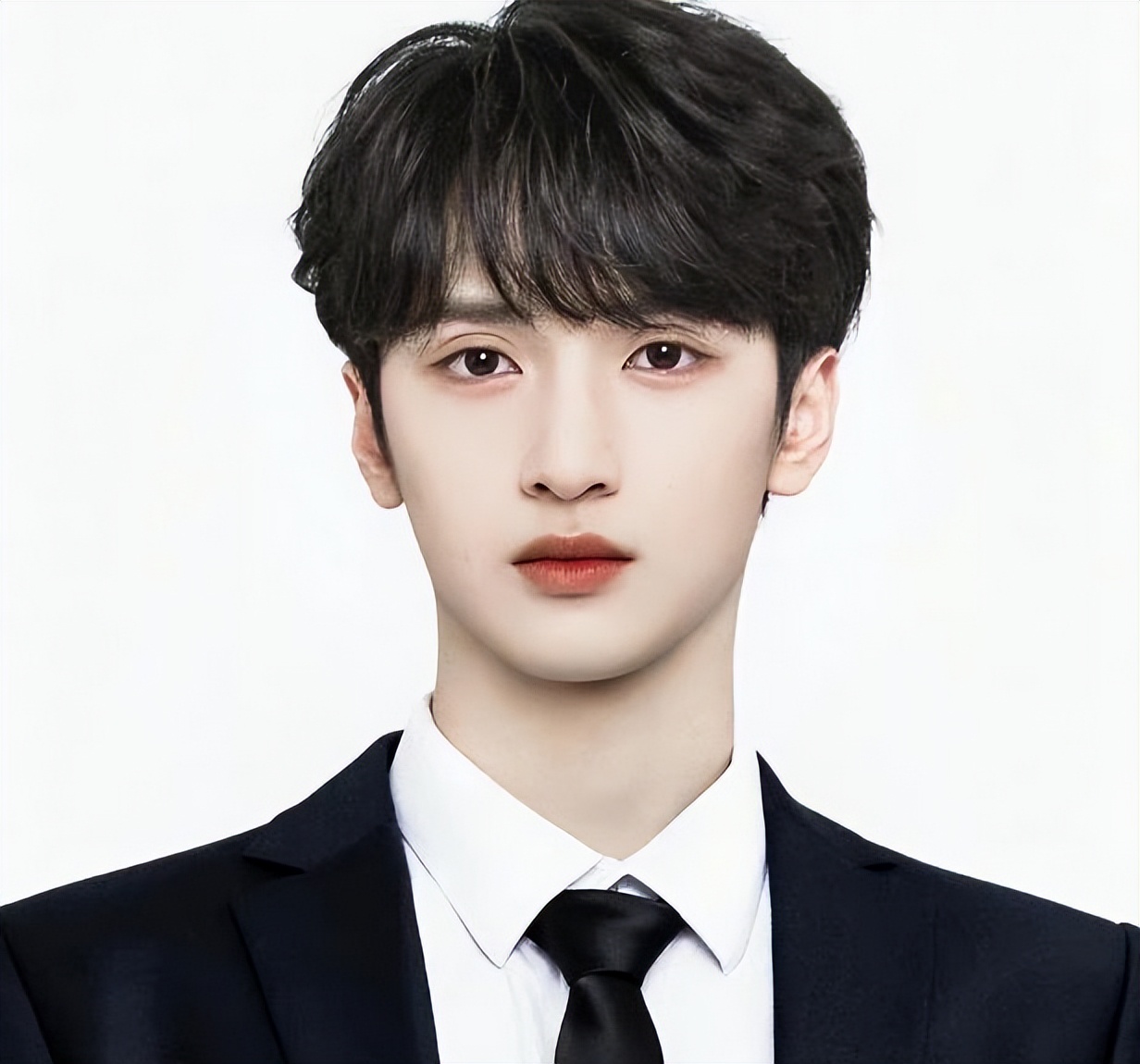 Yan Haoxiang's vacation is over, and the school starts like a drowning puppy. Fans propose to ...