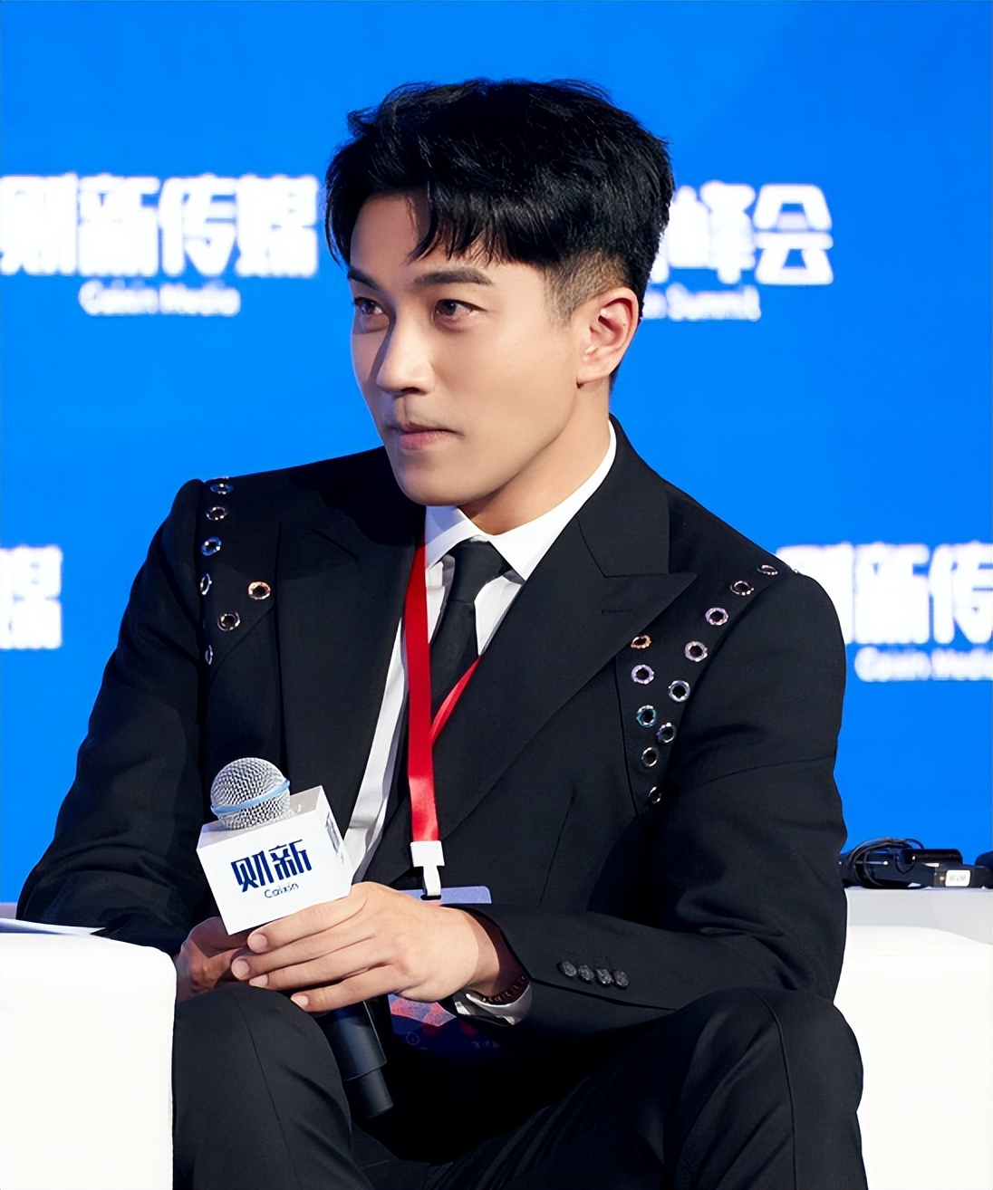 Yang Mi: Li Xiaofeng and Li Xiaofeng played girlfriends in the play ...