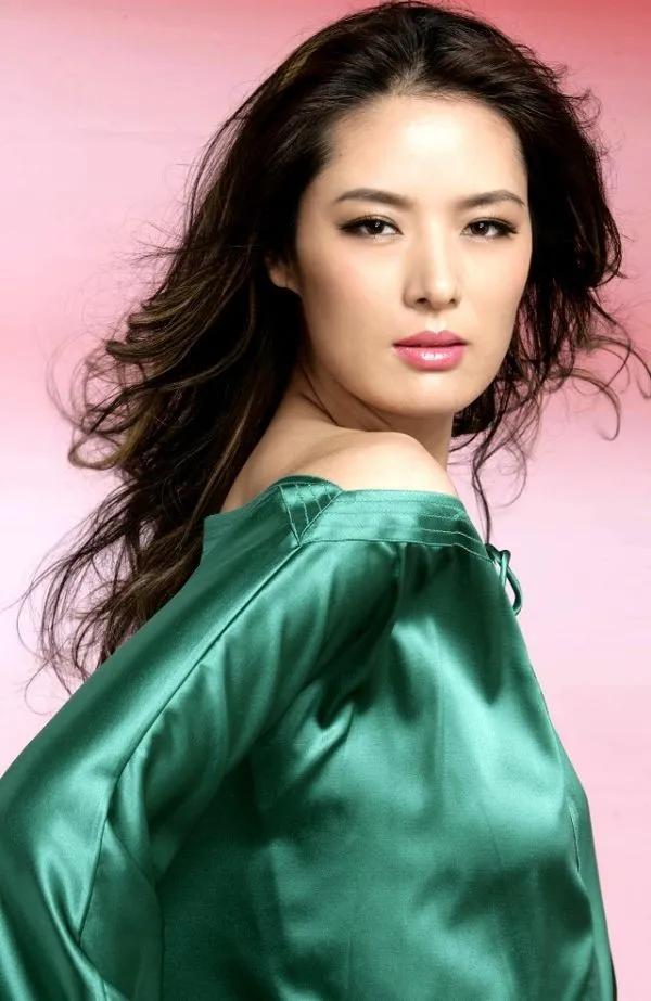 China's first supermodel Ma Yanli - iNEWS