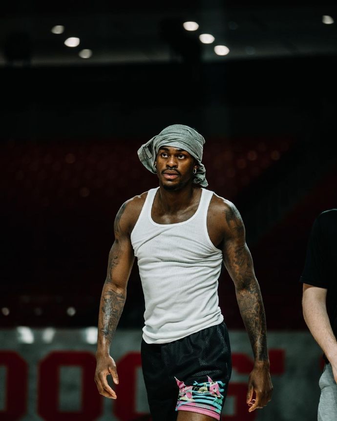 [NBA] Fan Debiao: Sweat like rain - iNEWS