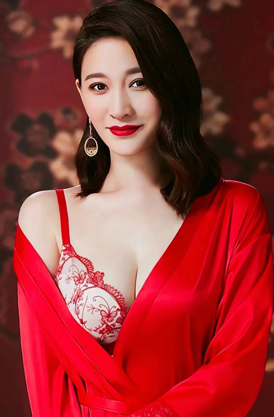 Li Xiaoran's breasts, Xu Qing's hips, Gao Yuanyuan's legs, who can stand up to these sexy middle ...