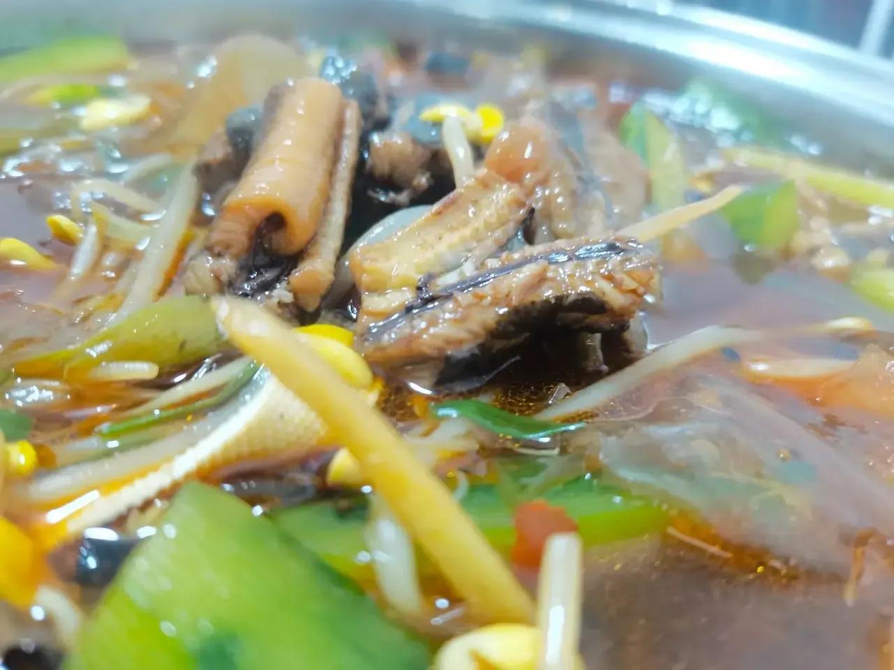 The happiness of boiled eel in a pot of water - iNEWS