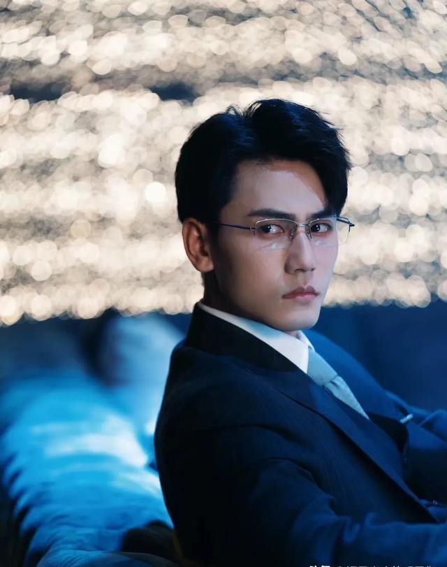 Xie Yuwang is a handsome and handsome short drama hero, with good looks and acting skills! - iNEWS