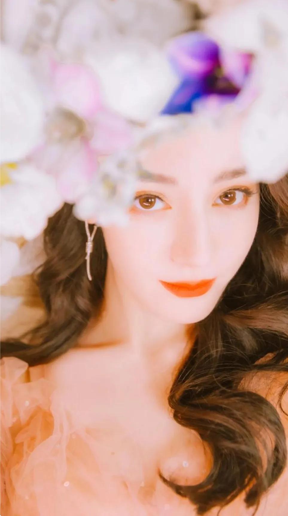 Dilireba wallpaper: The smile is so contagious, it makes people excited ...