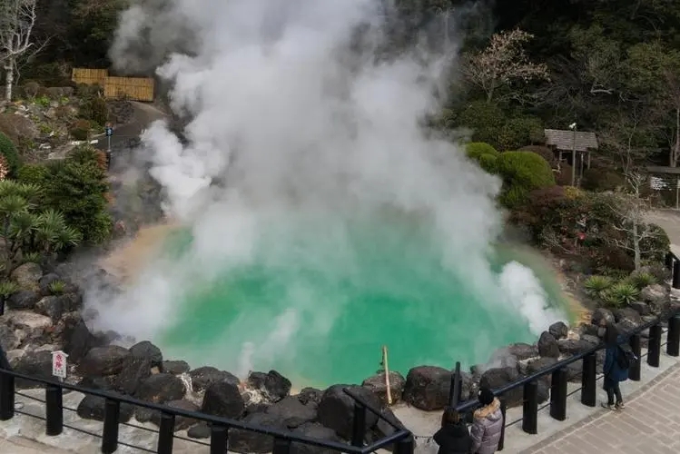 What are the characteristics of Japanese hot spring culture? What ...