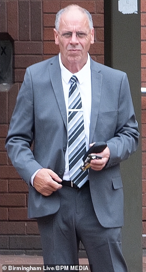 Two bald uncles in the UK fight each other because the reflections on ...