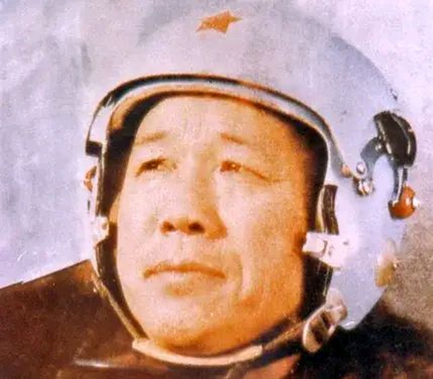 Test pilot Hua Jun: Flying at an altitude of 10,000 meters, he suddenly ...