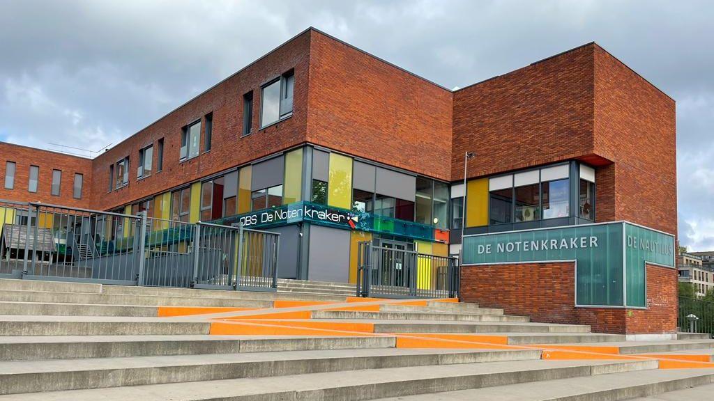 School Shooting Threat! Nearly two dozen schools in Amsterdam ...
