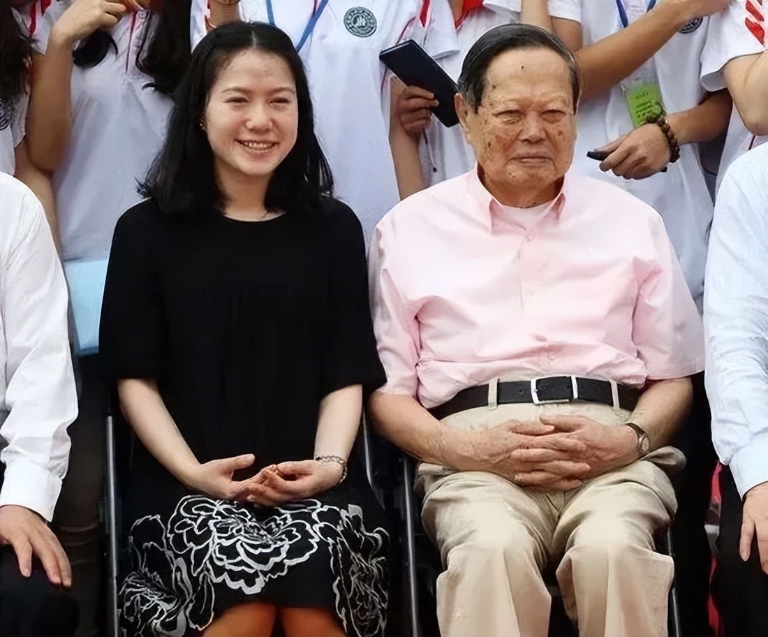 28-year-old Weng Fan: Taking care of Yang Zhenning until he is 100 ...