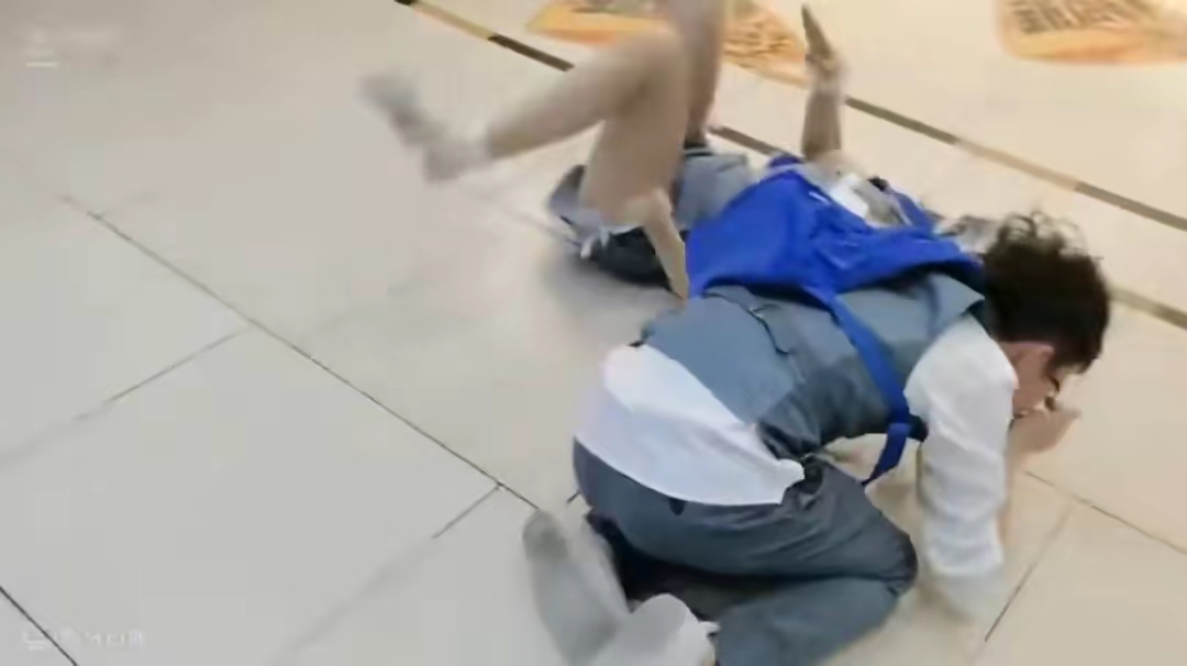 Zhang Jiawen participated in the Huya Love variety show, interacted closely with Xiaozhu Youyou ...