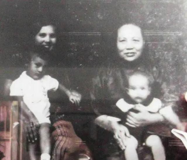 The last photo of Mao Fumei and her family in 1939. She worked hard to ...