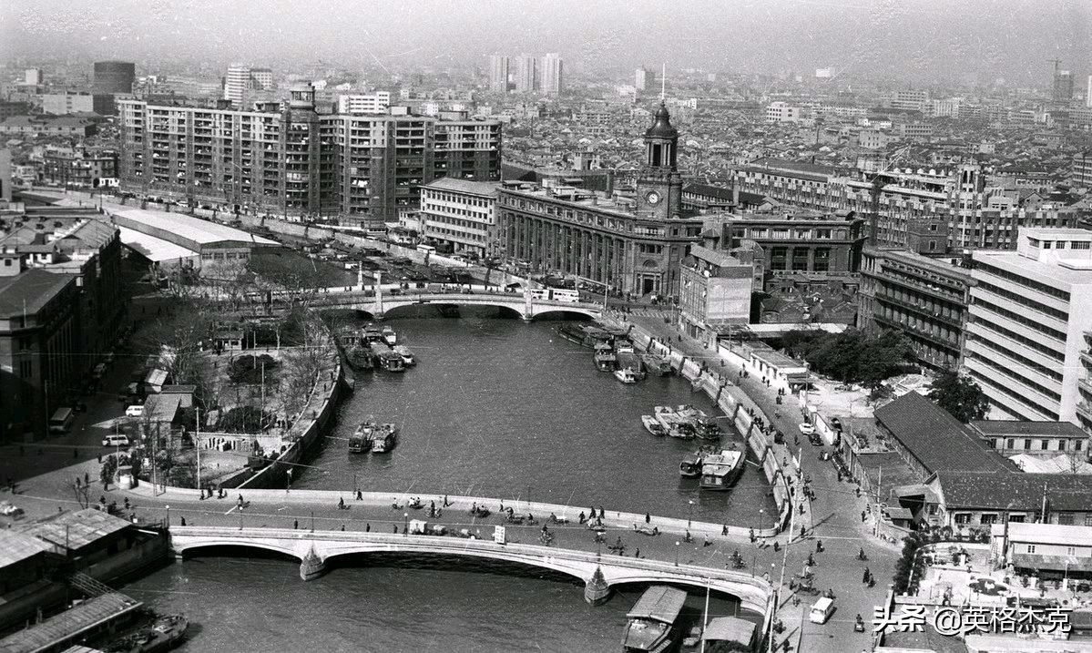 Old photos of Shanghai in the 80s!The Suzhou Creek is beautiful, and ...