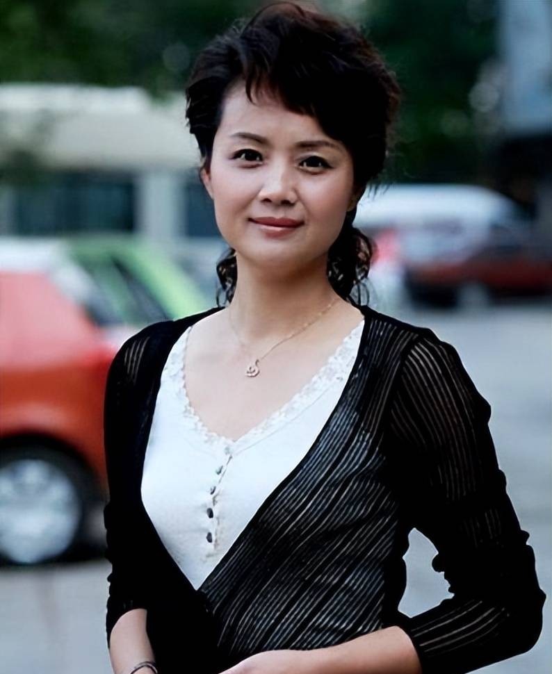 Ru Ping is a household goddess. She has four representative roles. The ...